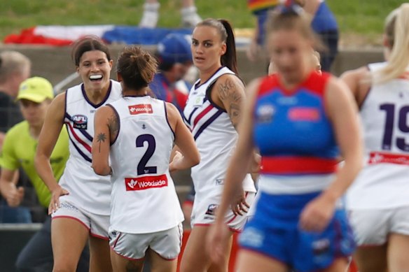 Freo remain undefeated after beating Dogs in a thriller