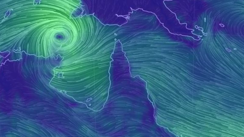 Severe tropical cyclone expected to hit far north Queensland