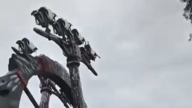 Movie World ride leaves people hanging