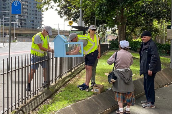 Coronavirus Australia: Street libraries help bind communities ties