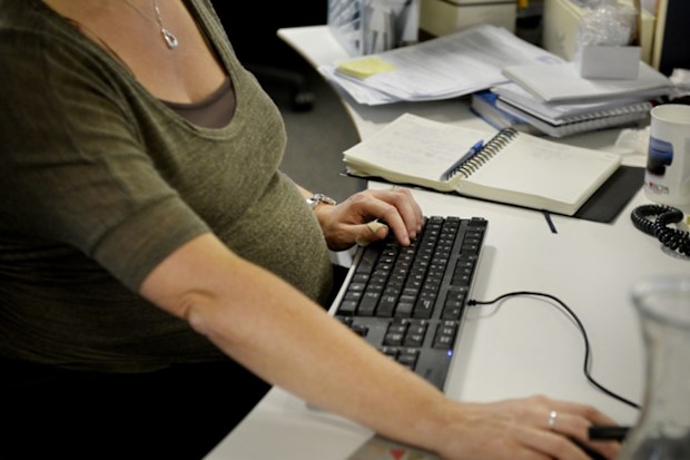 Five-minute habit could boost sedentary Aussie workers’ health | Nine ...
