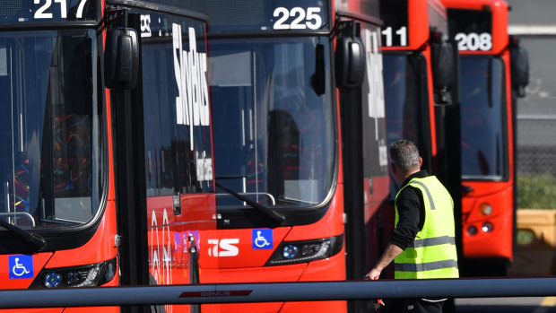 Thirty-six new electric buses by 2025 as Melbourne company awarded $2 ...