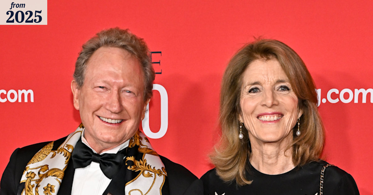 Twiggy branches out with VIP plus-one at society shindig