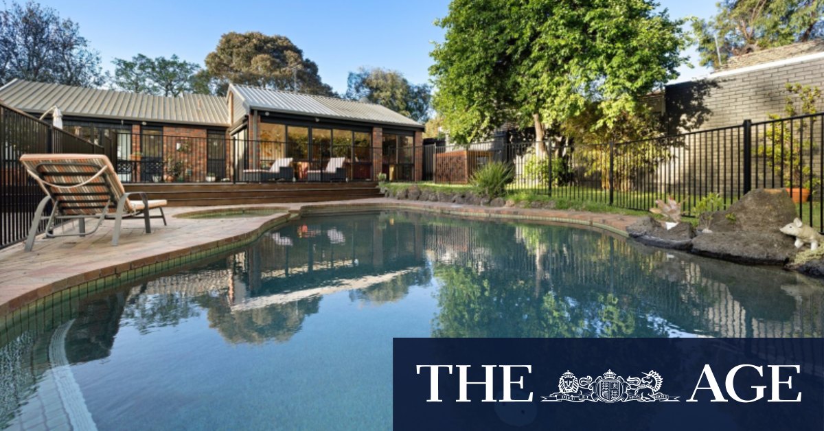 Melbourne auctions: Family pays $1.9m for rare mid-century modern ...
