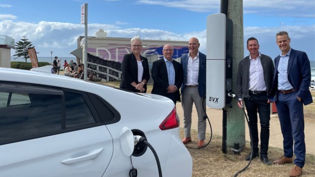 Electric cars: Ausgrid to turn 30,000 power poles into car-charging points