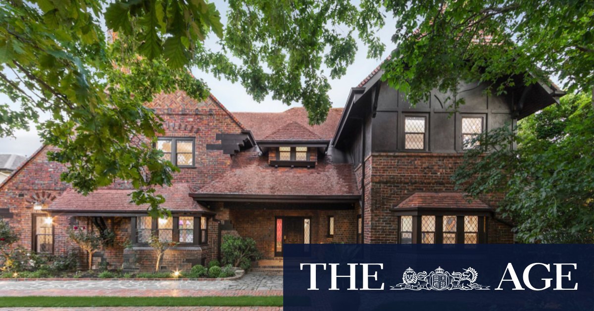 Melbourne luxury property: Toorak house with contemporary renovation ...