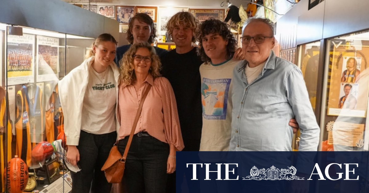 AFL 2024: Calsher Dear, son of Paul Dear, to debut for Hawthorn Hawks