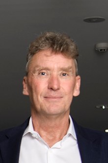 Retail business still valuable, Vocus boss says as suitors stew