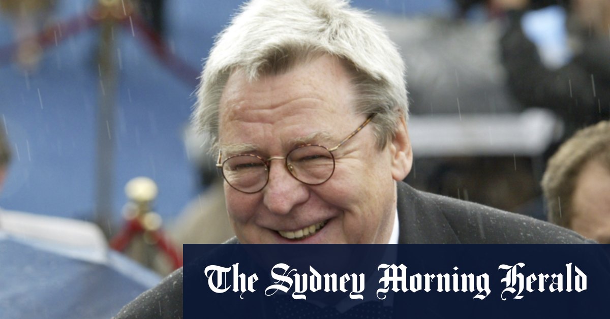 Alan Parker, director of Midnight Express and Evita, dies at 76