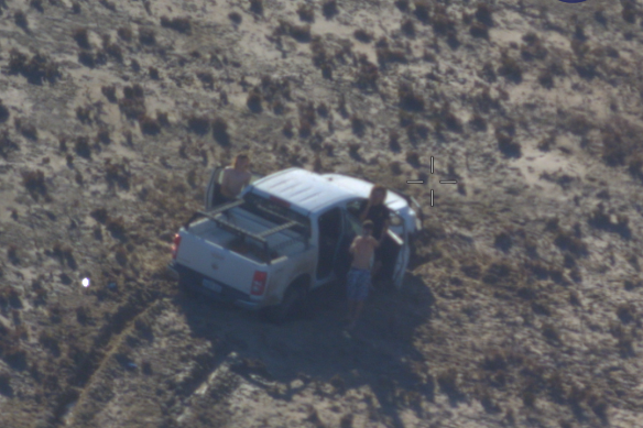 HELP! Three teenagers rescued after car bogged near Kalbarri