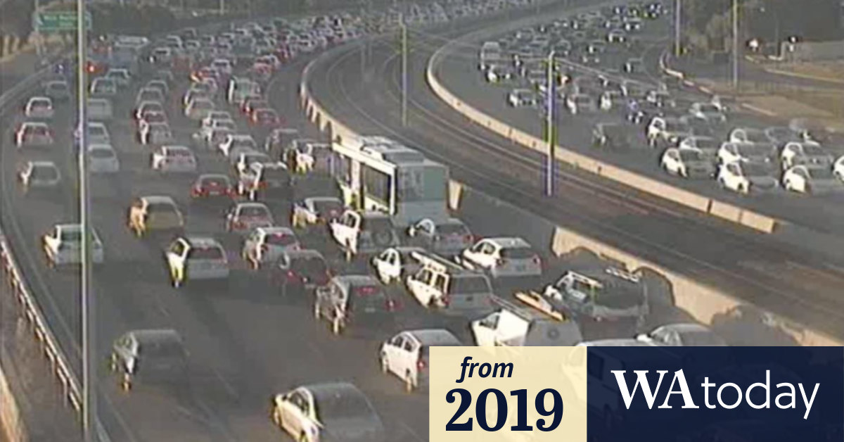 Perth peak hour traffic backed up at least 10km after Narrows Bridge crash