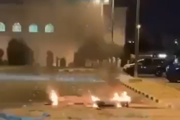 US, Israel, Iran war update: Kuwait airport hit by Iranian drone strike ...