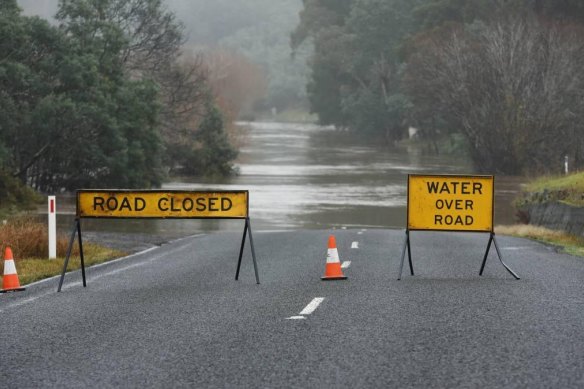 NSW floods: Namoi River, Gunnedah floods forcing rescues, evacuations ...