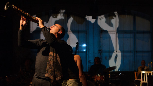 Review: Adam Simmons' powerful homecoming