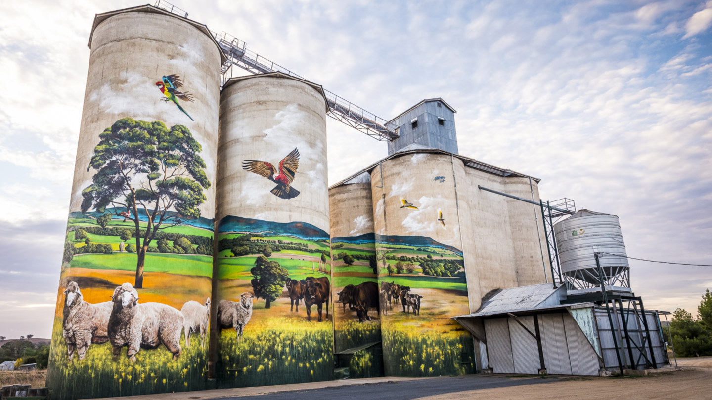Public art trails bring some relief to drought-stricken NSW