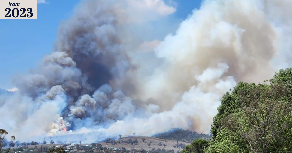NSW bushfire: Out of control blaze threatens Upper Hunter Valley town ...