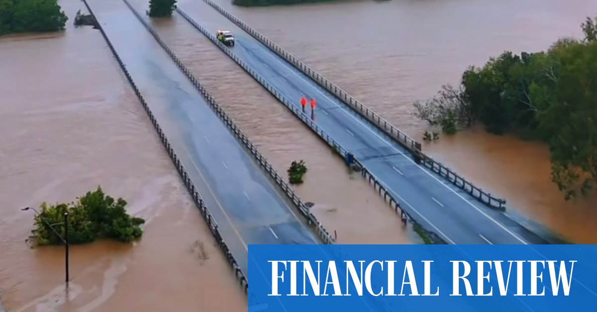 Cyclone Jasper: 300mm in 6 hours: floods drown tourism, agriculture ...