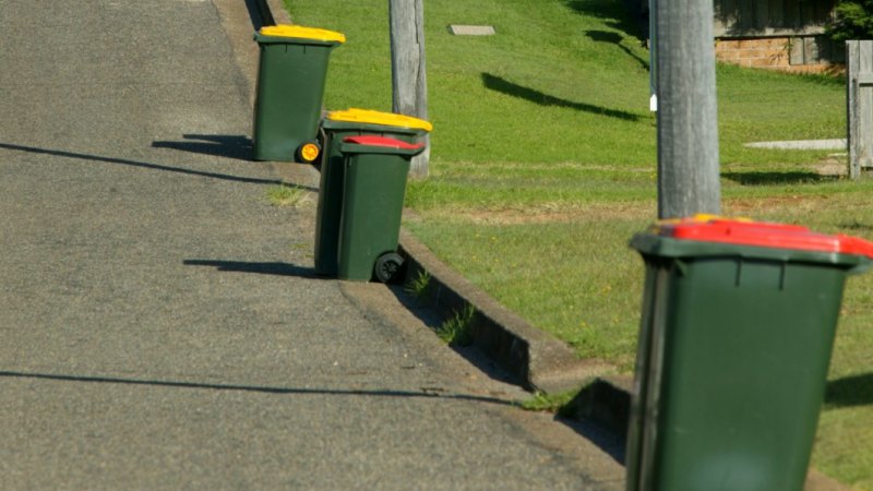 Contractors to sift through Perth residents' bins to scope recycling habits