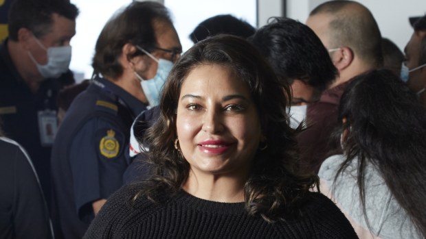 Jobseekers flock to Sydney Airport jobs fair hoping to land one of 5000 ...