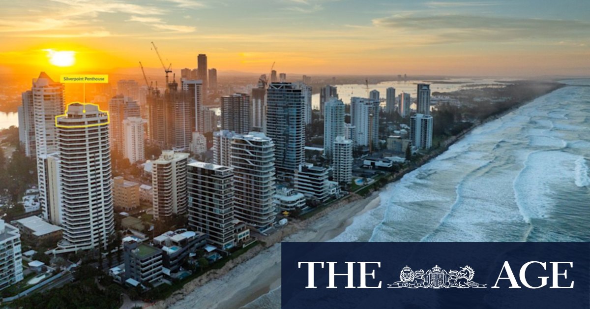 Leedsladcdسكس that girl is very short, attractive, with a