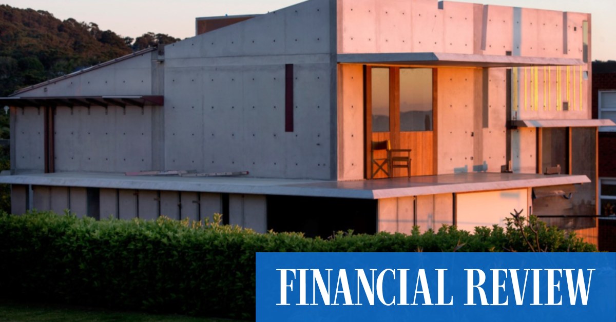 In architect Peter Stutchbury’s home, the walls are made for sliding