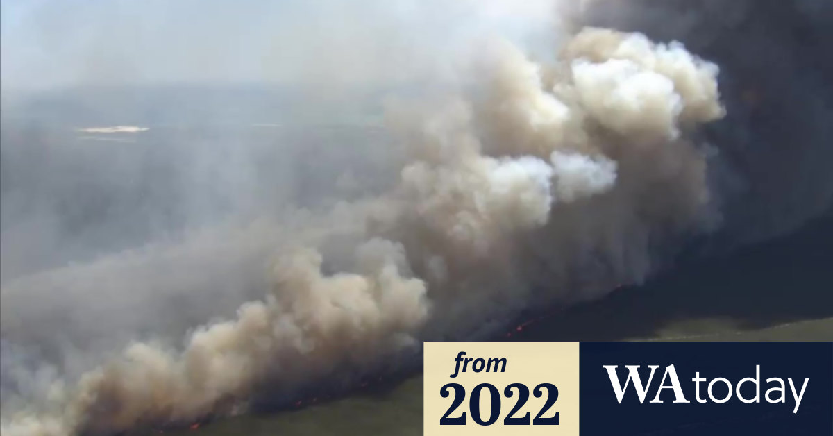 Cervantes bushfire: Residents urged to evacuate as fire threat grows