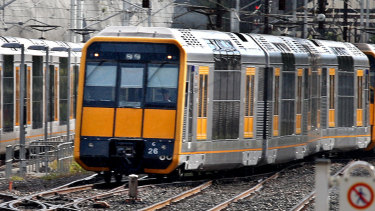 Upgrade to old Sydney trains now expected to be two years late