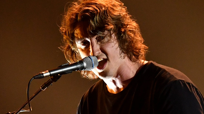 Dean Lewis review: Fans lose their mind to more of the same