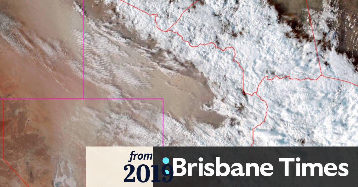 Satellite shows dust storm over Queensland ahead of 40-degree heat