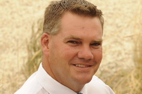 Former Liberal candidate and police officer admits to sex offences