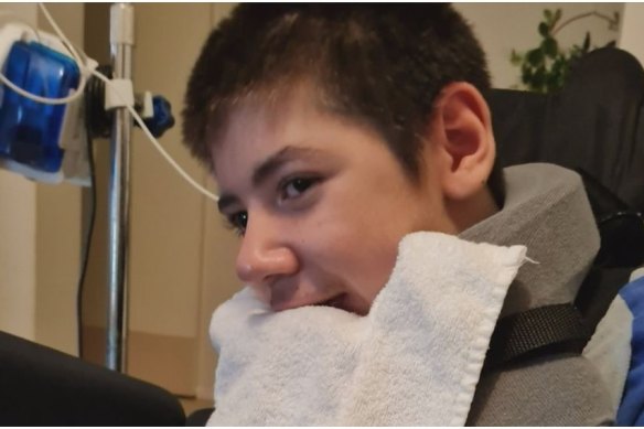 Perth news, WA news LIVE: Car pile-up on Kwinana Freeway causing ...