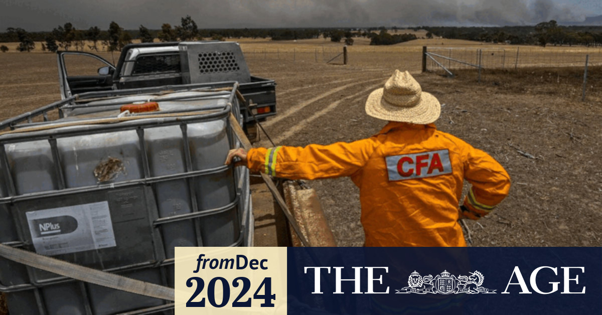 Victoria bushfires: Emergency warnings scaled down after cool change ...