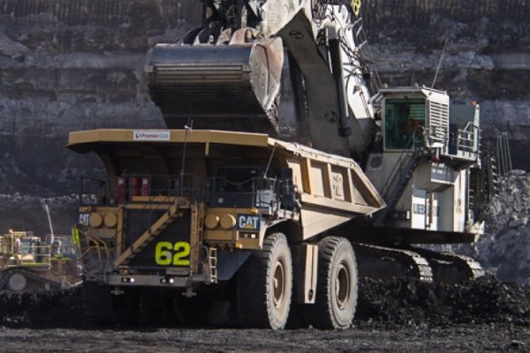 100,000 tonnes of back-up coal shipped from NSW bottlenecked at WA port