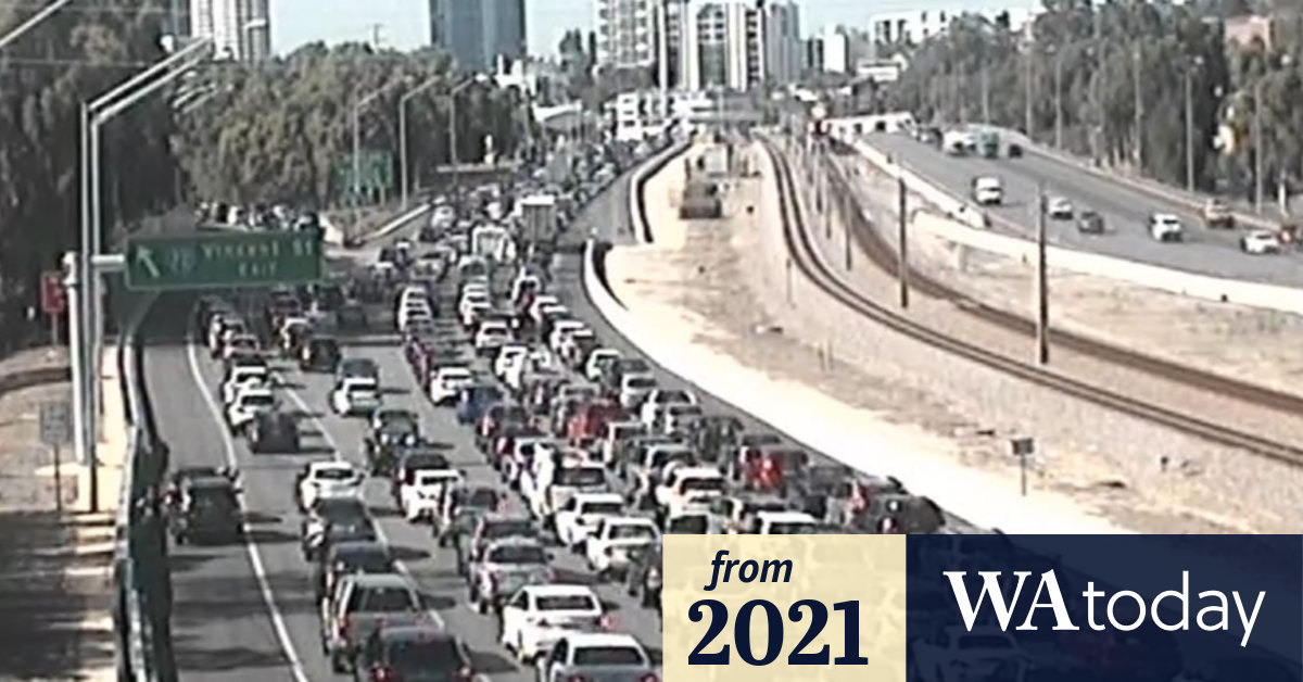 Police incident causes traffic mayhem, Mitchell Freeway reopens south ...