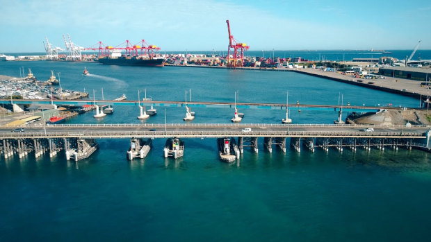 Solving the Fremantle Port and bridge puzzle
