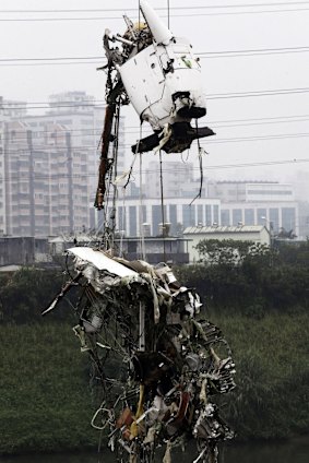 TransAsia plane crash: Rescuers still hope to find missing passengers