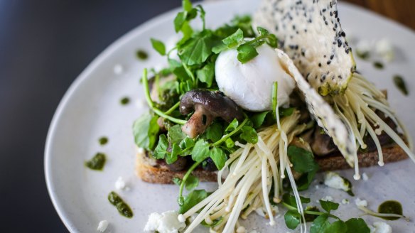 how to cook poached eggs like a restaurant