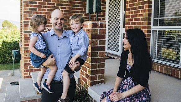 Tuggeranong independent announces candidacy for ACT election