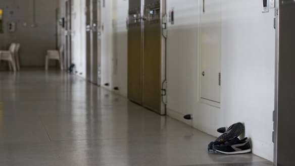 Nurses say supervised injecting room only way forward for prison program