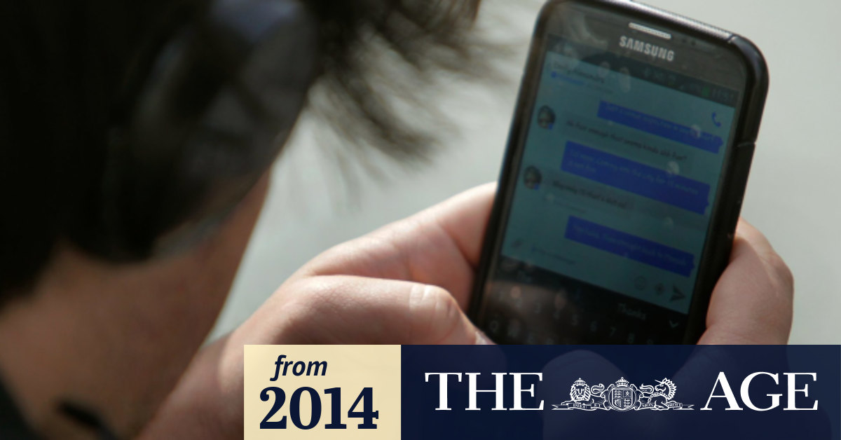 Texting 'thief' duped by police