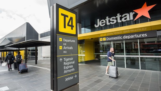 Melbourne Airport Terminal 4: Travelators finally open at budget ...