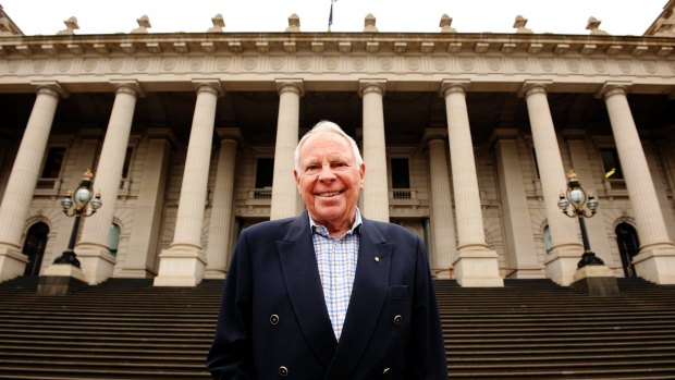 Journalist Harry Gordon dies, aged 89