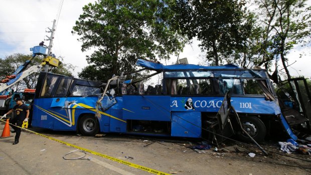 At least 14 killed, dozens injured in Philippines bus crash