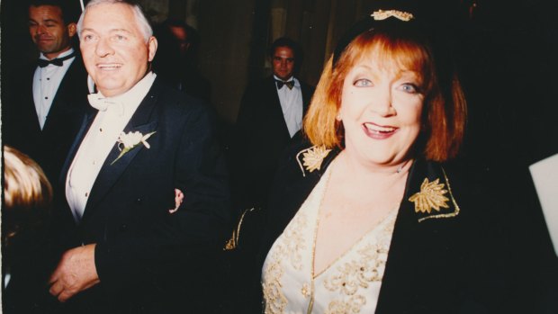 Alan Bond death: no state funeral as first wife Eileen arrives in Perth
