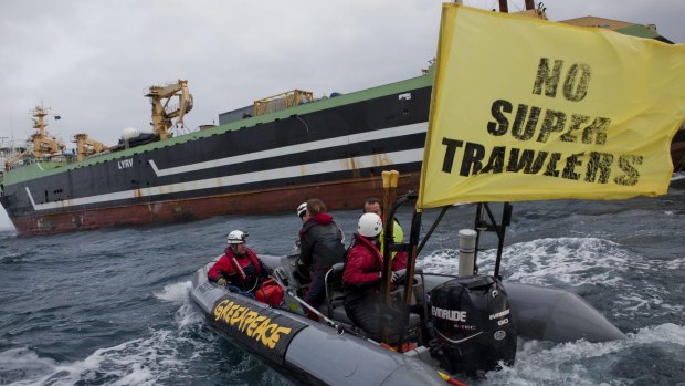 Super trawler proponents to bring controversial fishing vessel to Geelong