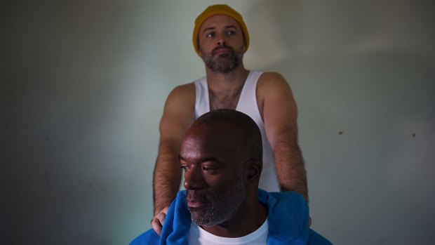 Actors in One Flew Over the Cuckoo's Nest on stage take opposite approaches