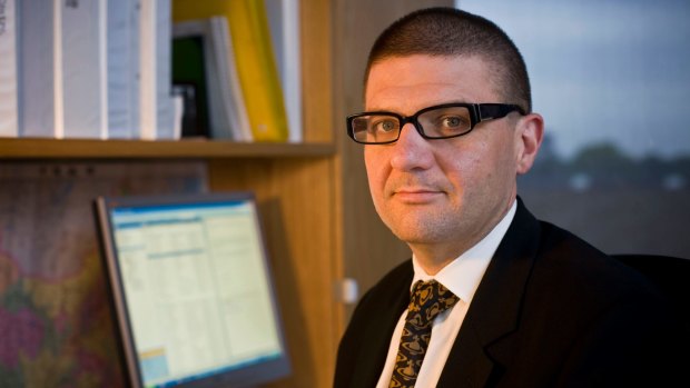 Tim Lyons resigns from ACTU executive after leadership stoush