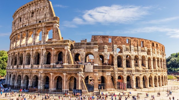 Top 10 world's most popular tourist attractions: Crowded but still ...