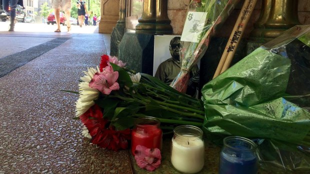 Colonel Bruce Hampton dies on stage at end of his 70th birthday gig