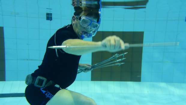 Aussie Anthony Kelly breaks Guinness World Record for catching spears ...